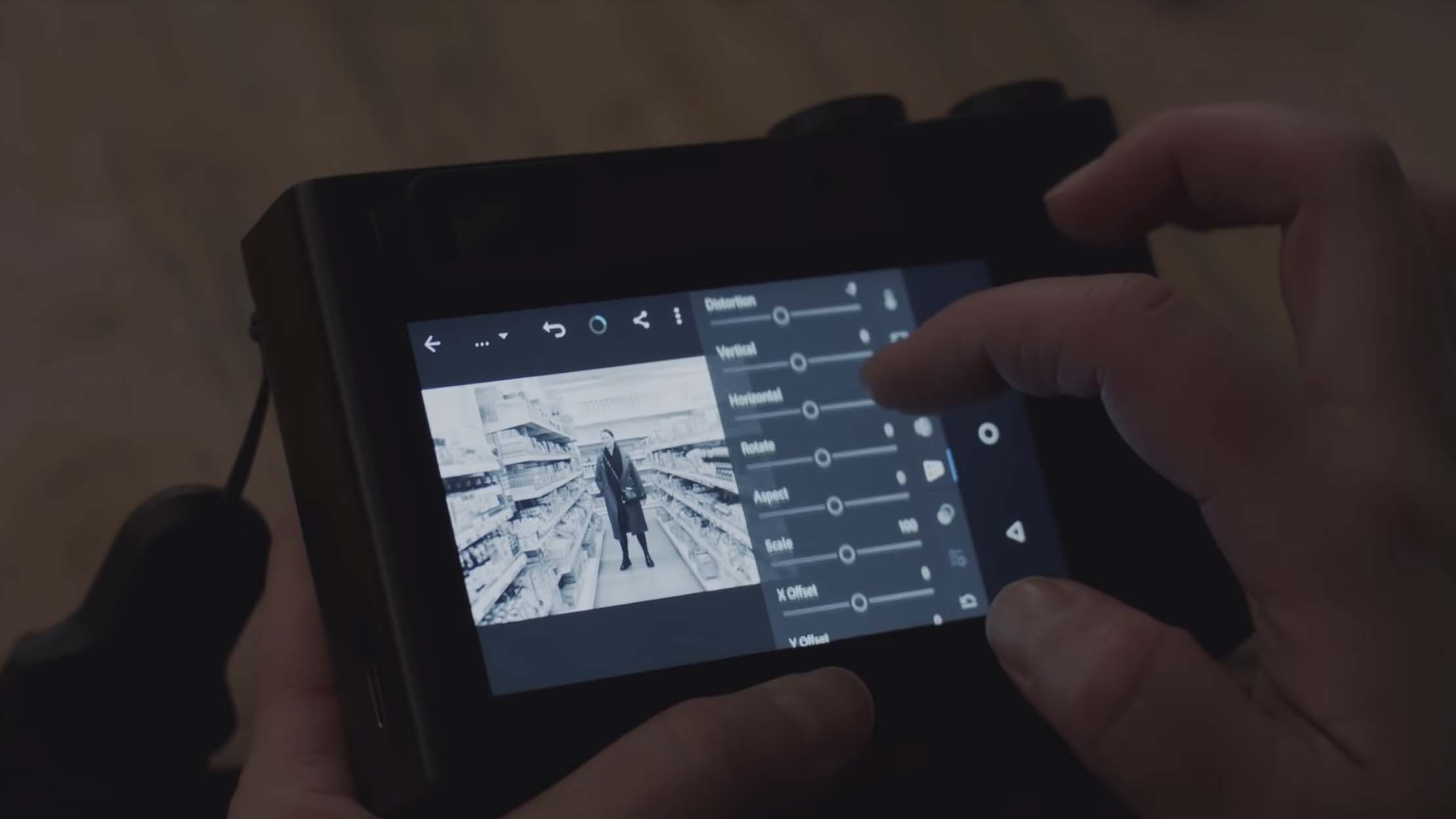 First Zeiss ZX1 Hands-On Released - Sony Addict